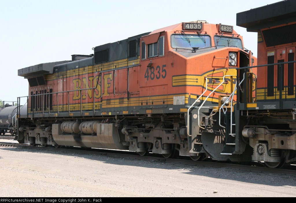 BNSF 4835